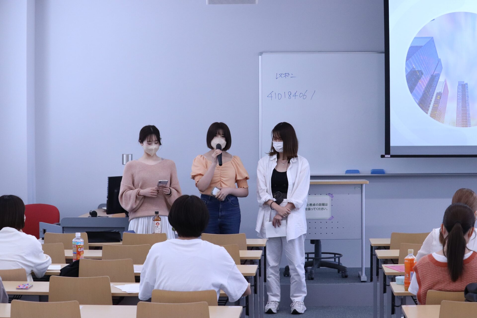 社会連携授業「JAL社員と考えるSDGs」3チームの最終発表が行われました！ - 社会連携プログラム