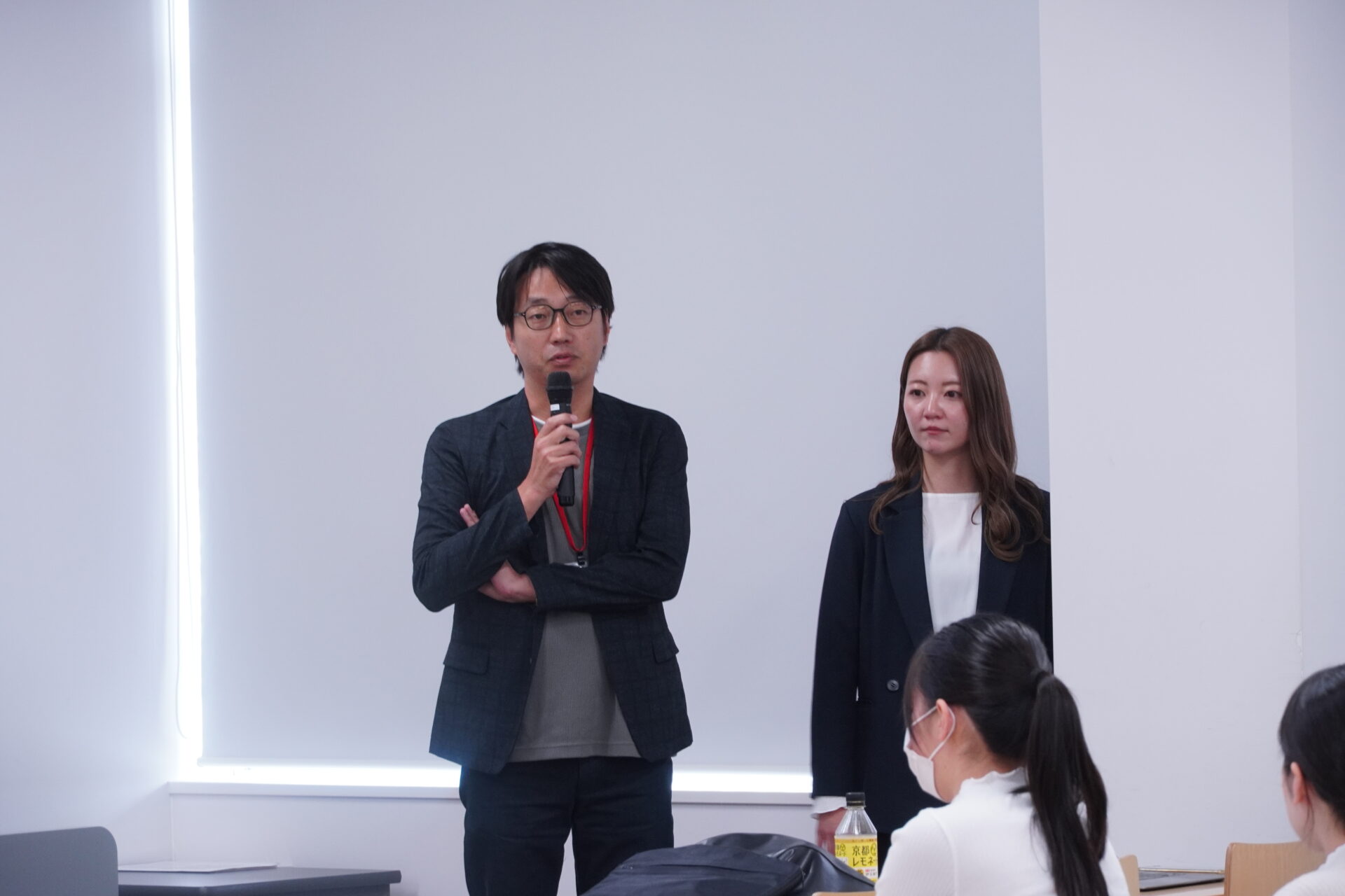 SNSと上手に付き合うために。「経営学概論」の授業でSNSの可能性とリスクを学ぶUUUMとの特別コラボが行われました。 - 社会連携プログラム